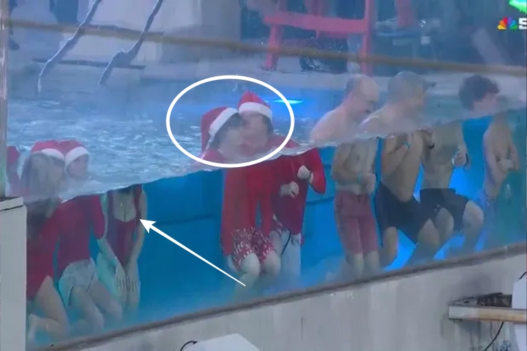 HEADLESS Eagle-eyed NFL fans notice something wrong in Jacksonville ...