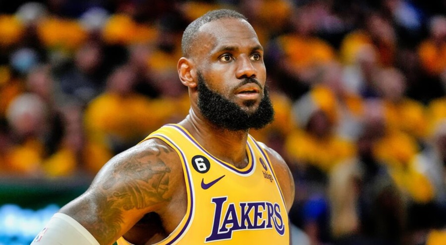 Social Media Is Absolutely Stunned By LeBron James’ Sick Home TV Setup ...
