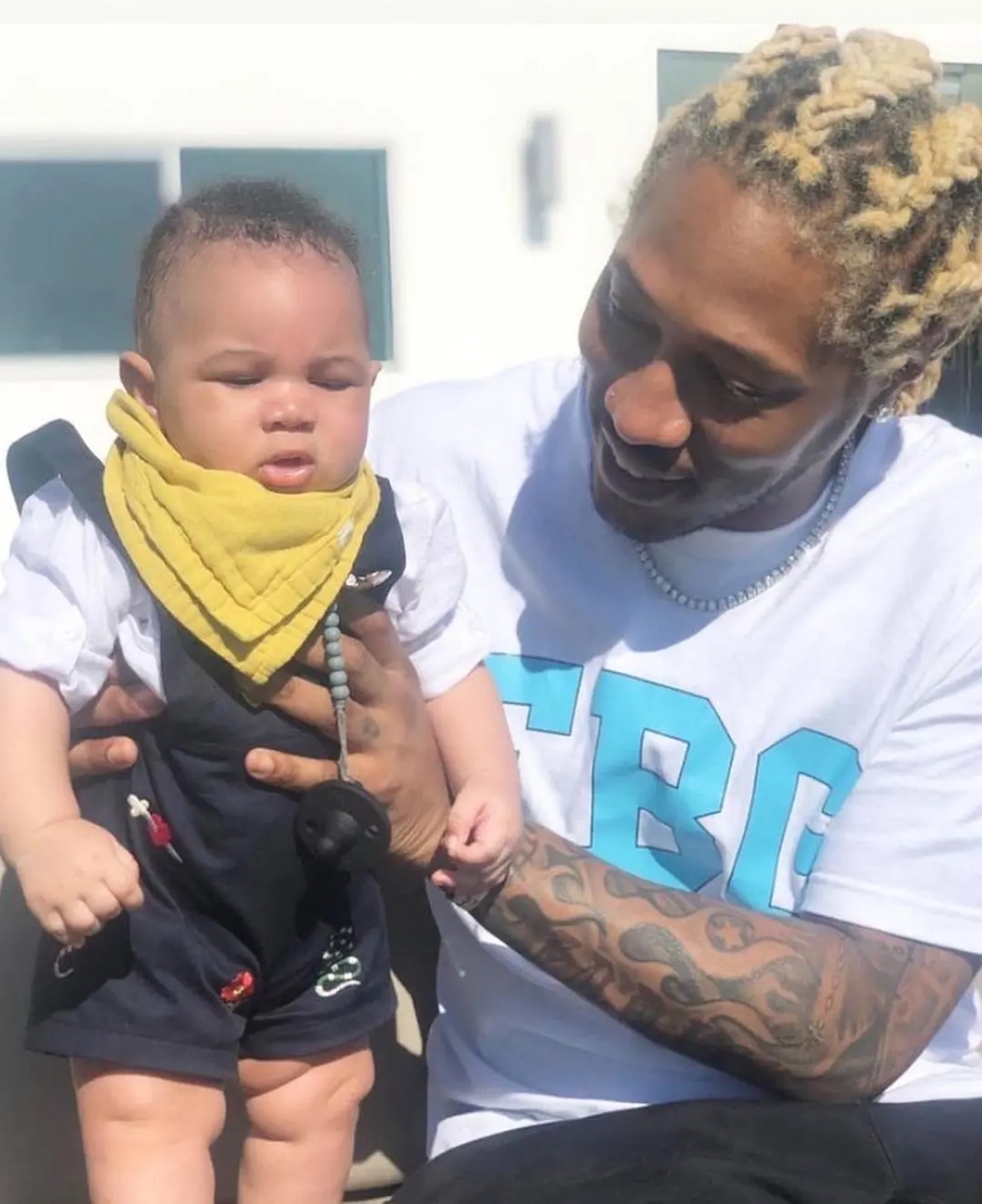 Rapper Future raises his son alone in a giant mansion, making fans ...