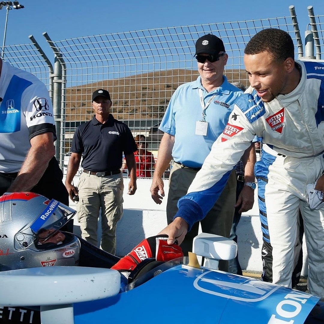 Listing the 5 most expensive cars owned by Steph Curry - News