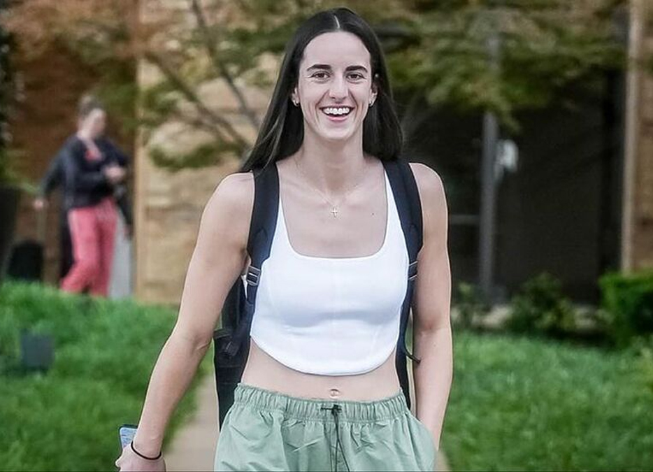 VIDEO: Caitlin Clark Caused A Major Stir With Her Pregame Outfit That ...