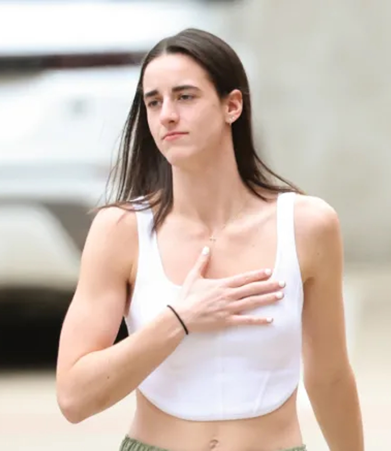 VIDEO: Caitlin Clark Showed Up To Tonight’s Clash vs. Angel Reese With A Dress That Was So Short ...