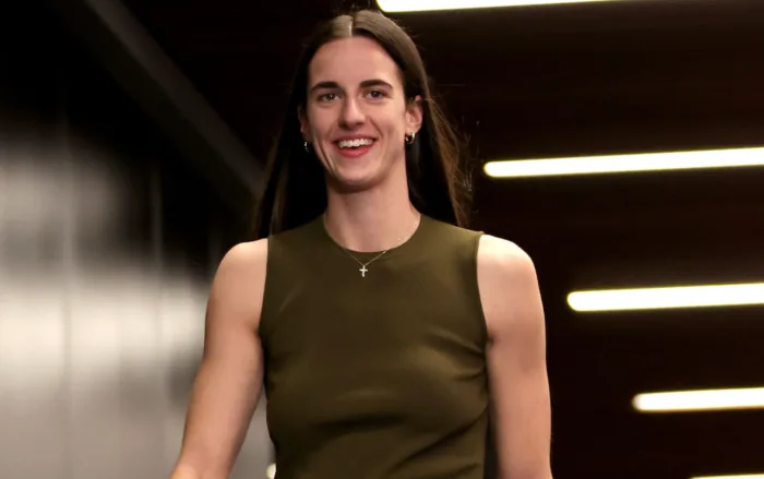 VIDEO: Caitlin Clark causes a stir with her pre-match outfit that shows ...